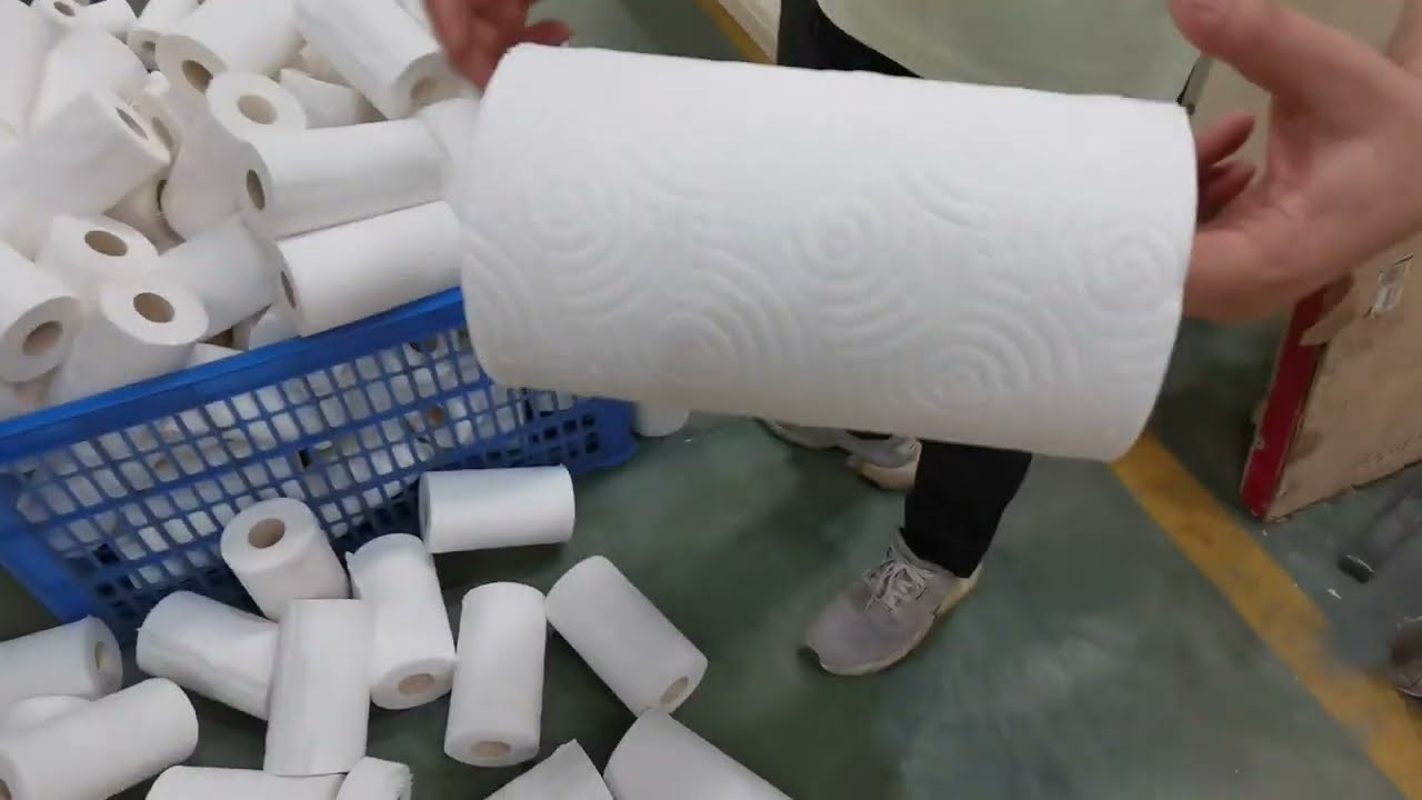 kitchen towel paper accumulator with log saw cutting machine - YouTube