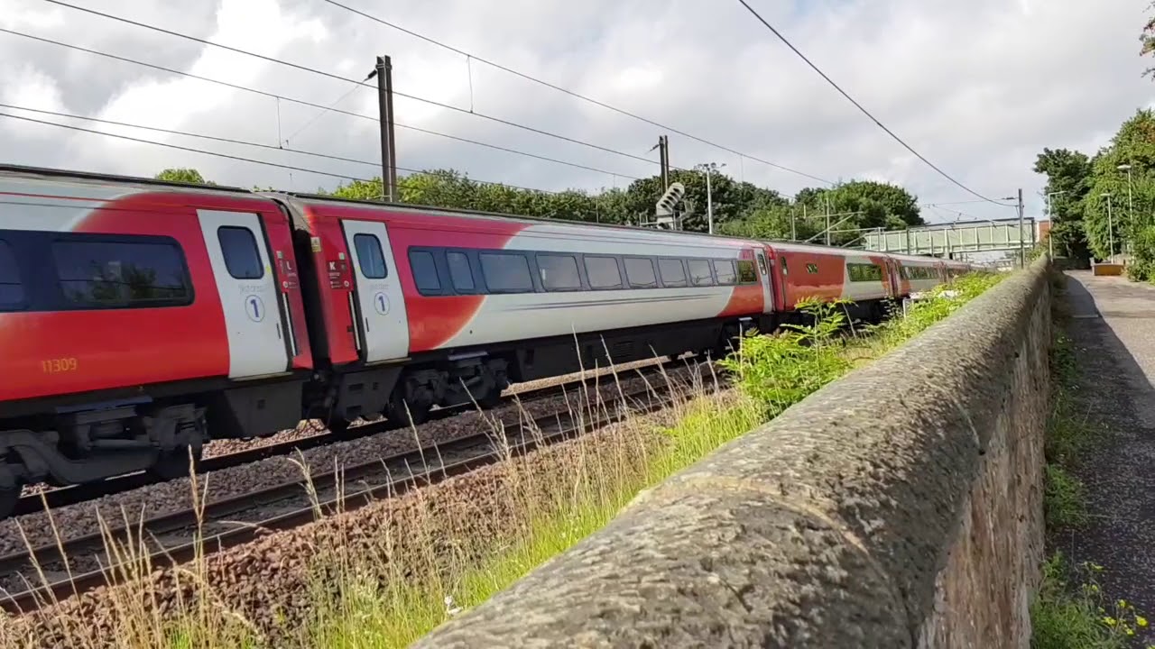 Trains Passing Craigentinny Depot. - YouTube