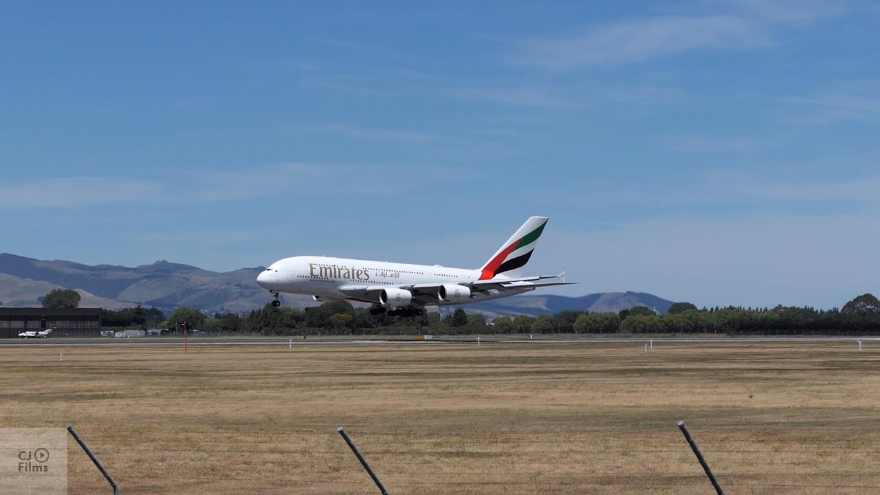Emirates A380-842 'quiet' arrival at Christchurch Airport 10 December ...