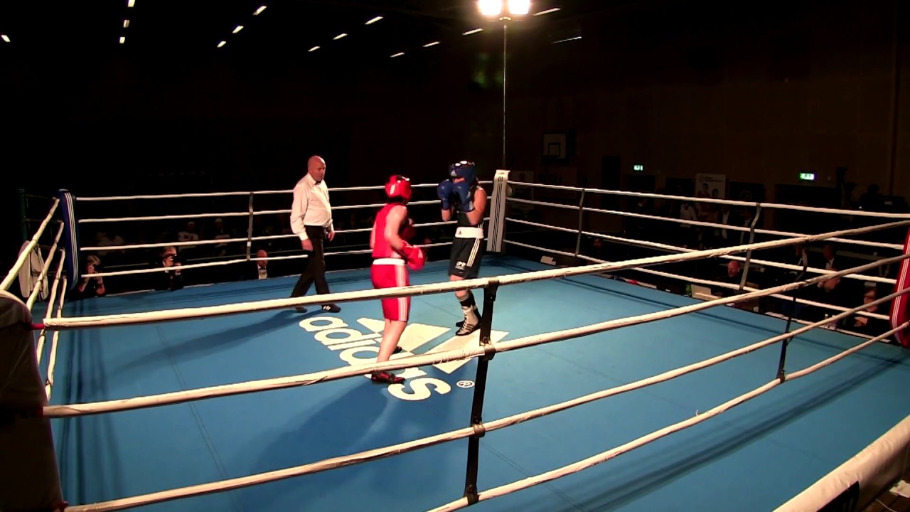 Linnea Molin vs Ida Lundblad - Semifinale SM Boxning 2014 - YouTube