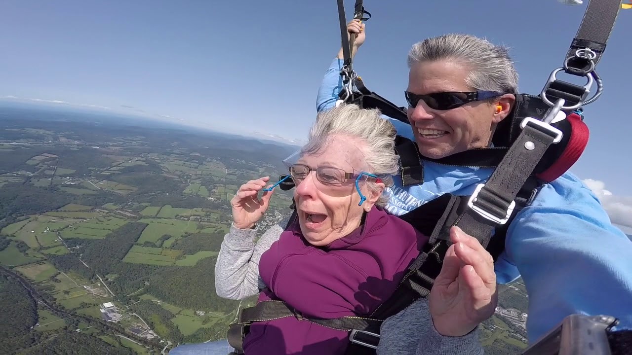 Green Mountain Skydiving Shirley Cutler - YouTube