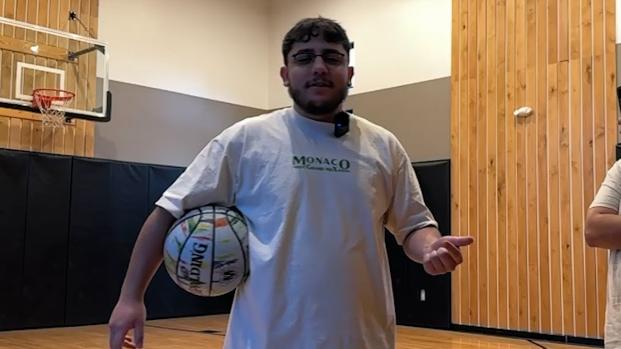 Overweight Streamer Attempts to Make 100 3 Pointers - YouTube