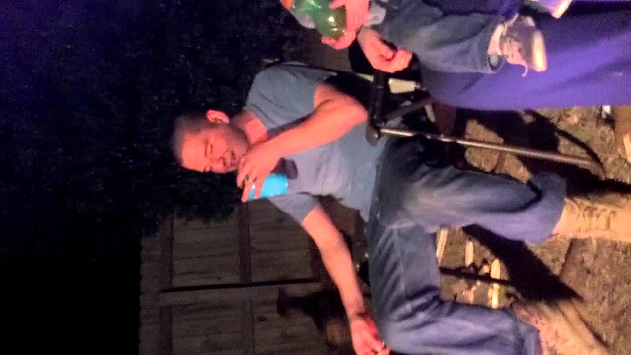 Drunk guy sings Tina Turner - YouTube