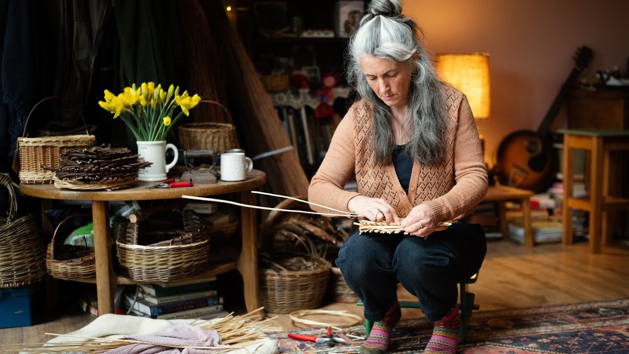 Lisa Dear - Basket Weaver - YouTube