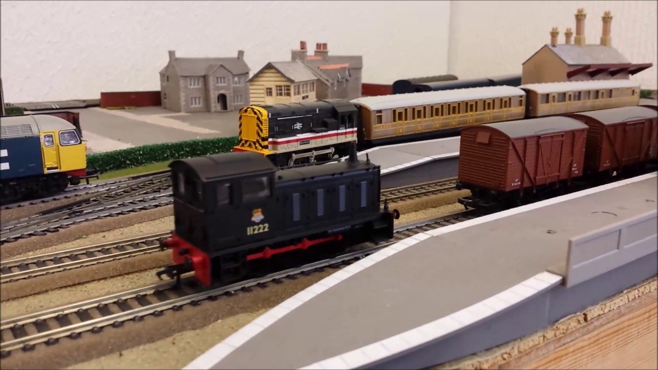 Bachmann 31-341 Class 04 Shunter 11222 in BR Black with Early Emblem ...