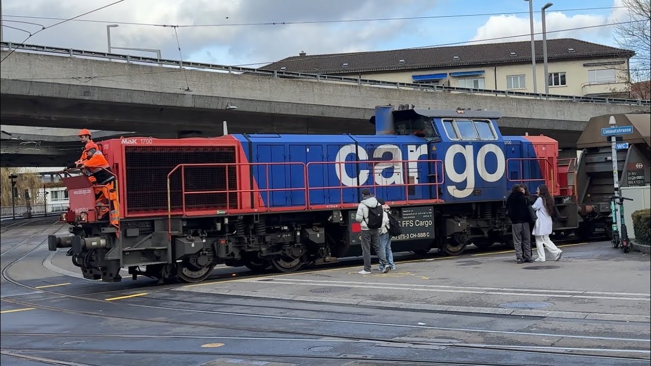 FREIGHT TRAIN ON ZURICH’S CITY STREETS! SBB Cargo Am843 Passing Escher ...