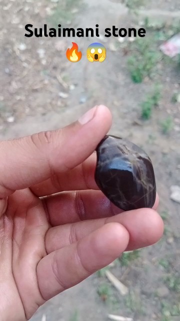 I think this is sulaimani stone..it have a one eye on the top # ...