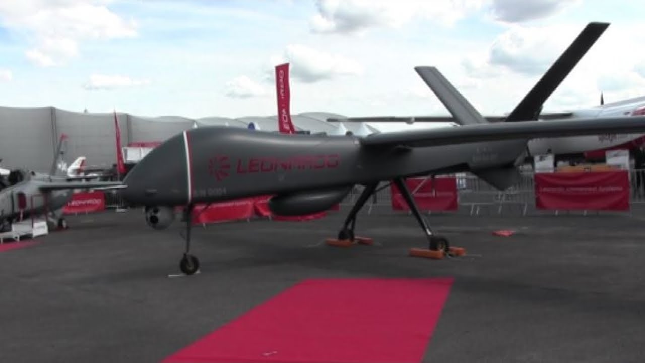 Leonardo presenta a Parigi il super drone Falco Xplorer - YouTube