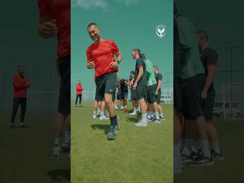 Yeni transferlerimiz için hoş geldin tüneli💫