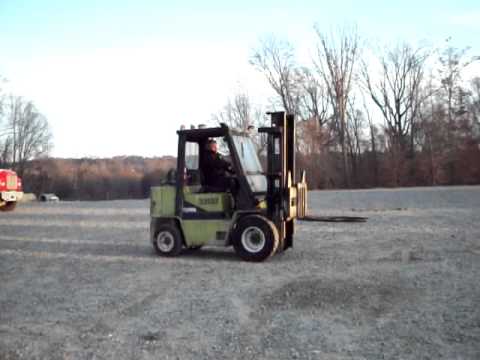 Clark GPX40 - Forklift - YouTube