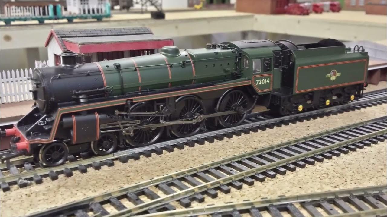 Bachmann 32-504 BR Standard 5MT No. 73014 L/Crest BR1 Tender B22019 - YouTube