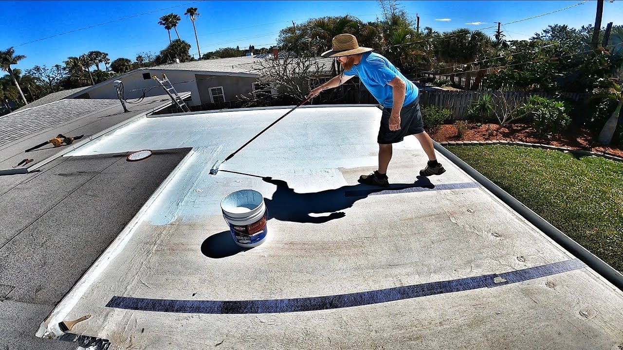 Coating a flat roof with Elastomeric - YouTube