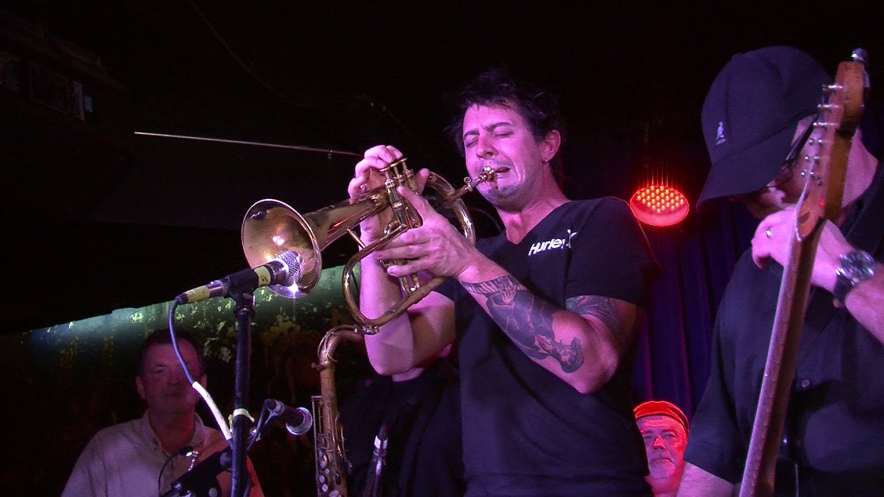 Silver Dollar Lean on me Jim Vella 2009 - YouTube