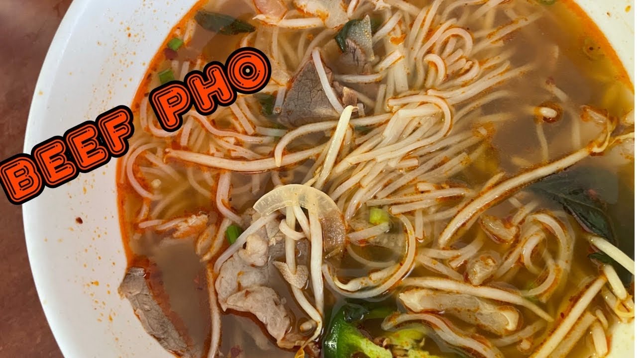 Eating beef Pho - YouTube