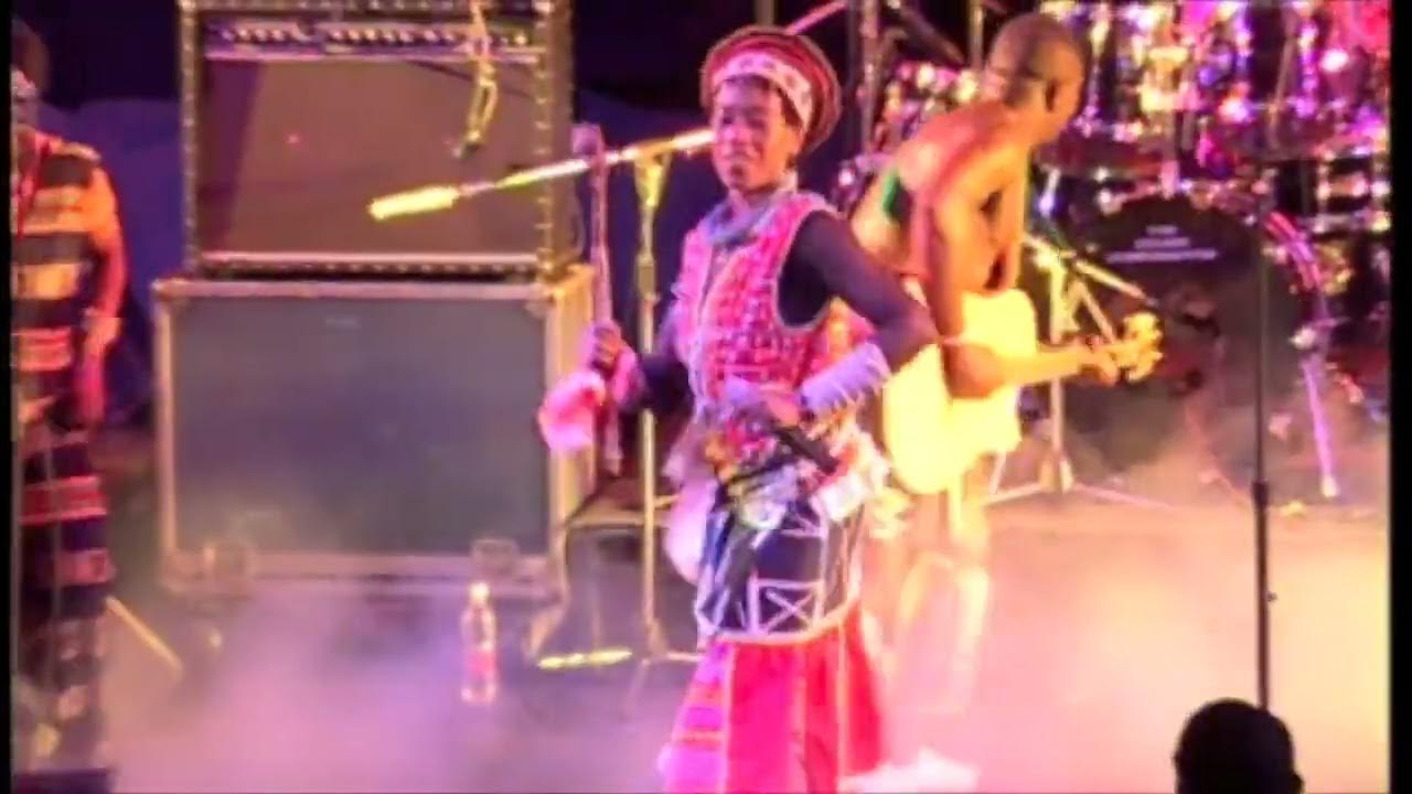 BUSI MHLONGO - IZIZWE SOUL JUNKY REMIX - YouTube