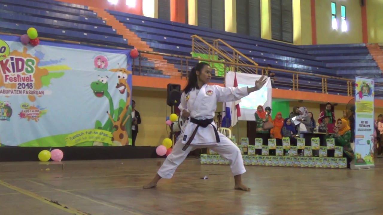 HILO KIDS FESTIVAL PASURUAN 2018 , KARATEKA - YouTube