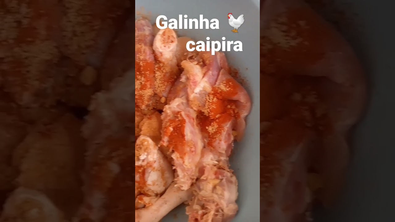 Galinha🐔caipira temperada com páprica, colorau, tempero completo ...