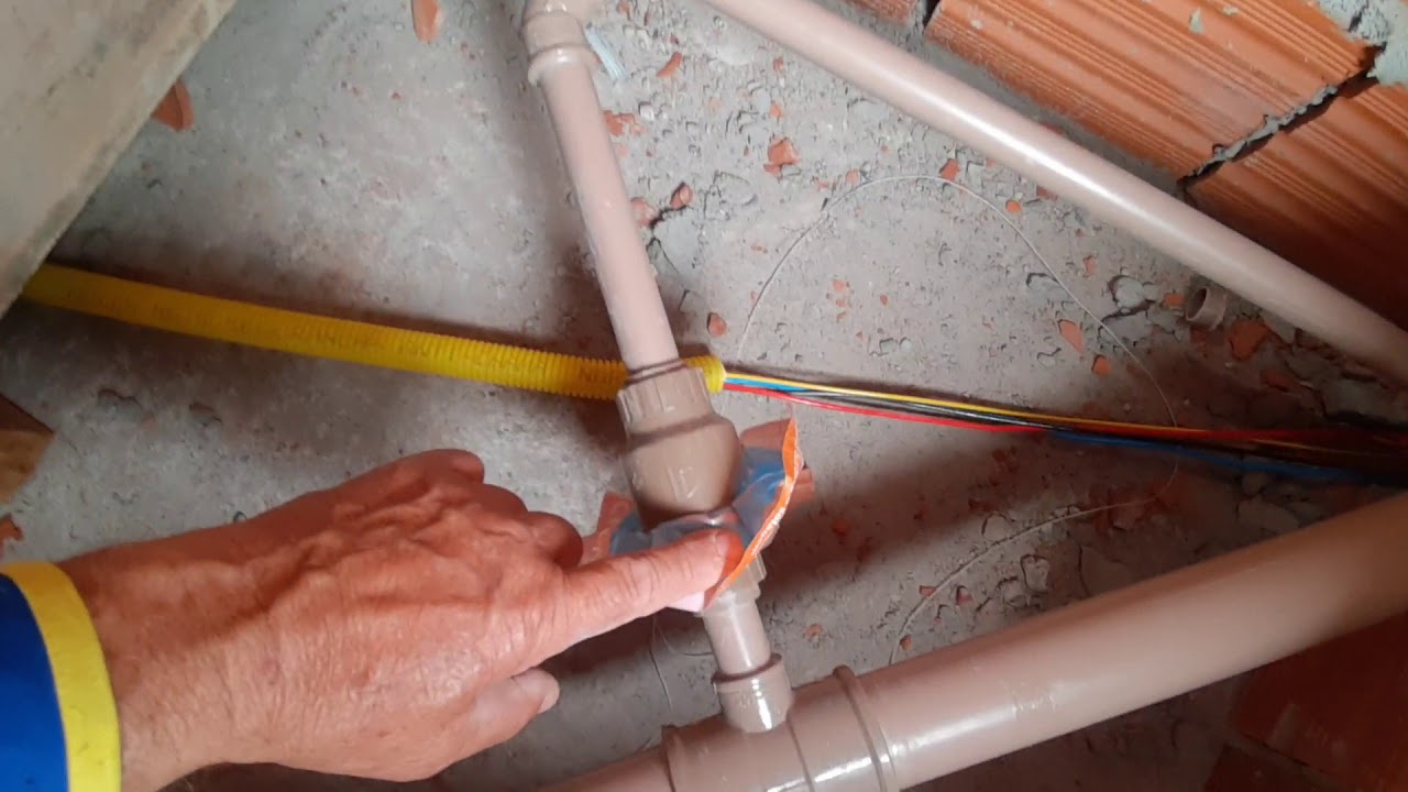 encanamento para caixa de água e água da rua usando válvulas de ...