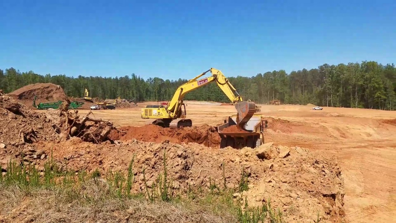 Komatsu PC600 Loading Caterpillar 773G - YouTube