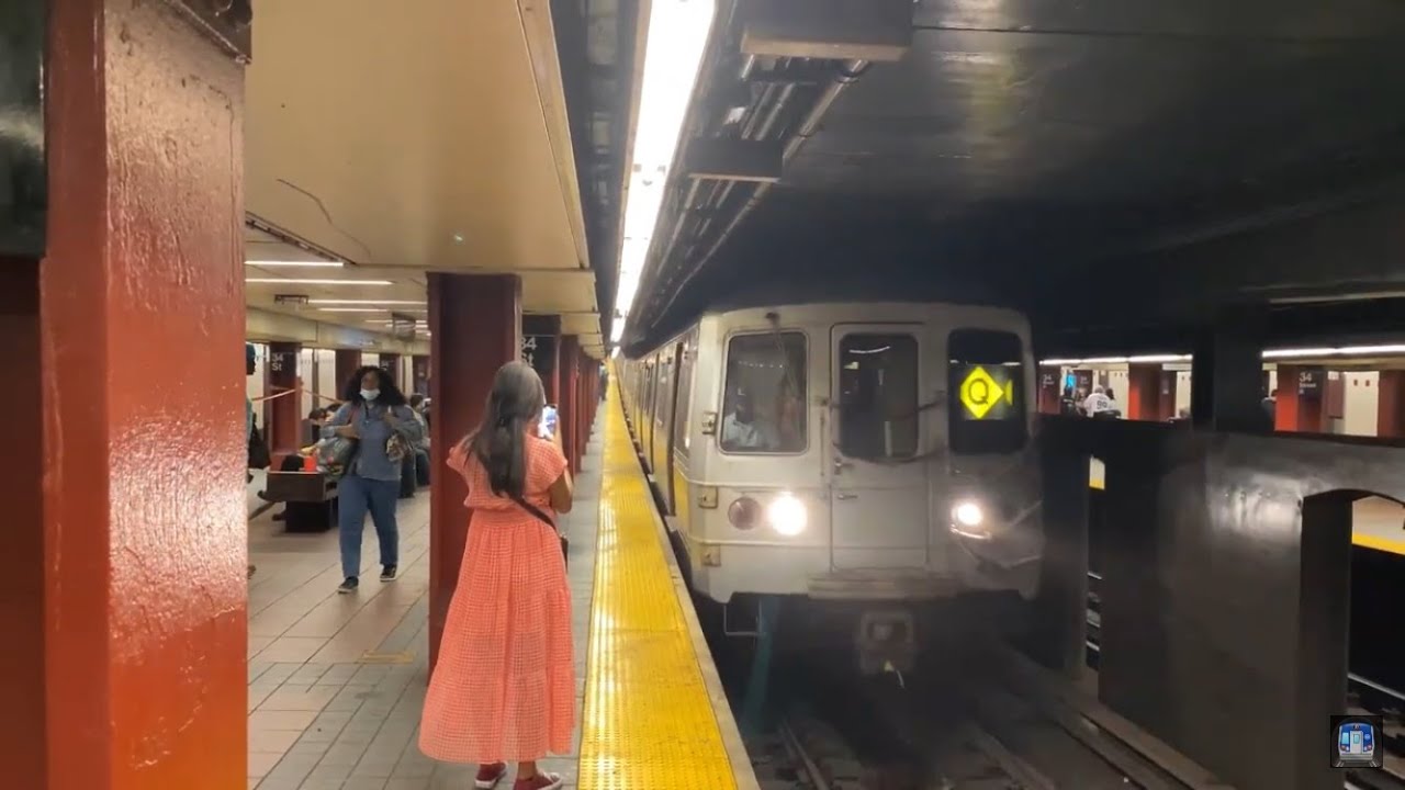 R46/R68/R160 Brooklyn D,F,Q Express Trains At 34th Street Herald Square ...