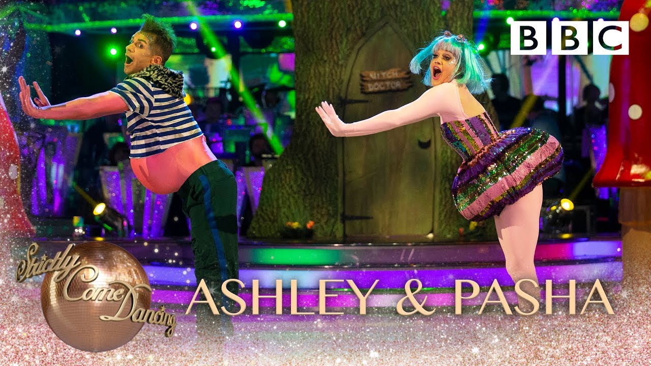 Ashley Roberts and Pasha Kovalev Charleston to ‘Witch Doctor’ by Don ...