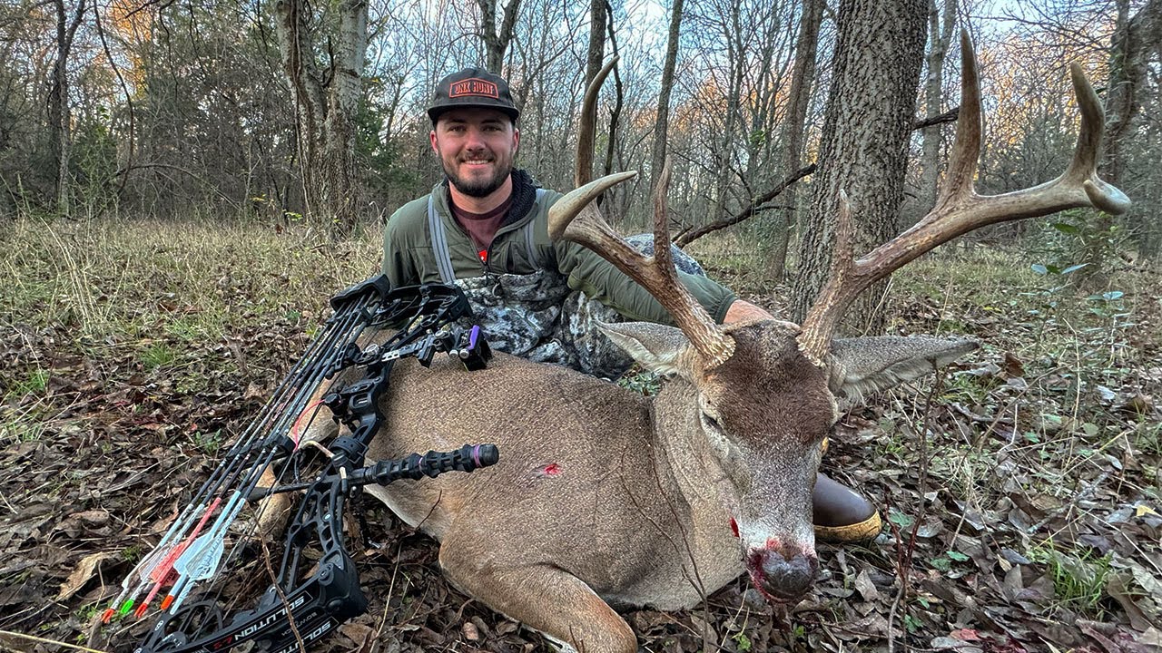 Urban Bow Hunting The BIG 7 (Catch Clean Cook) - YouTube