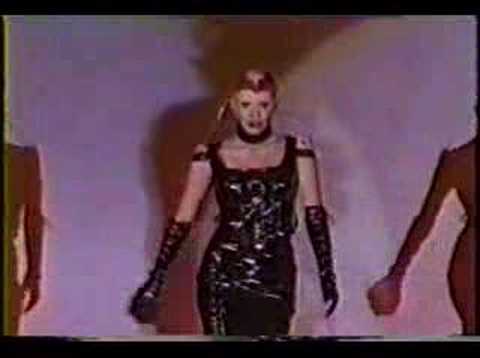 San Diego Comic Con 2000 - #23 Angelique Hellraiser Bloodlin - YouTube