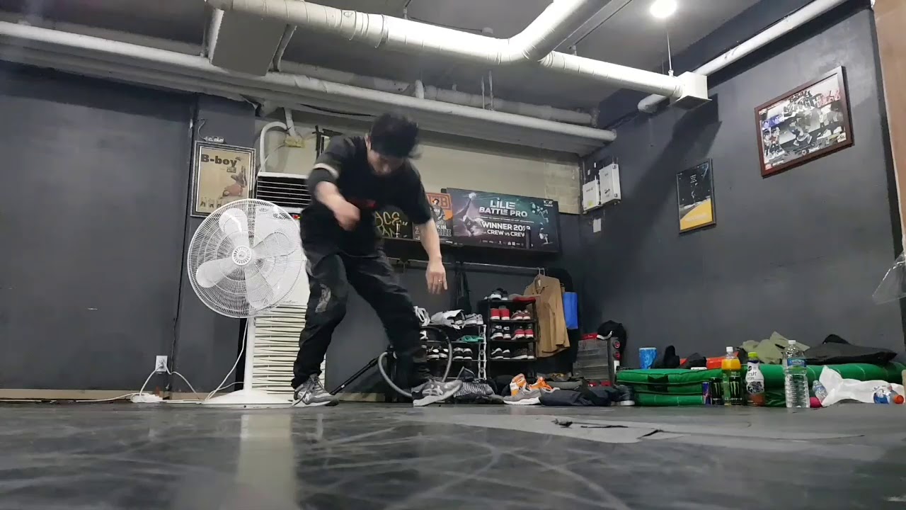 Bboy Rush gamblerz practice - YouTube