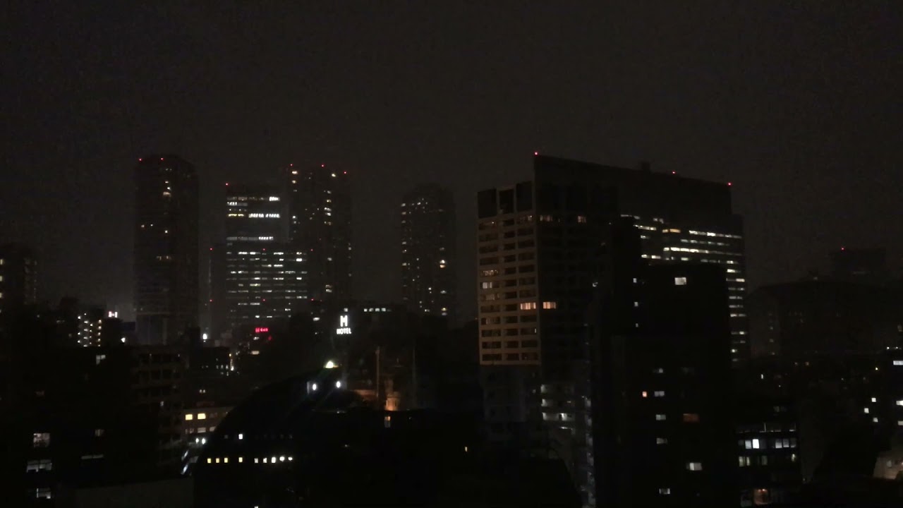 Severe lightning storm in Tokyo - YouTube