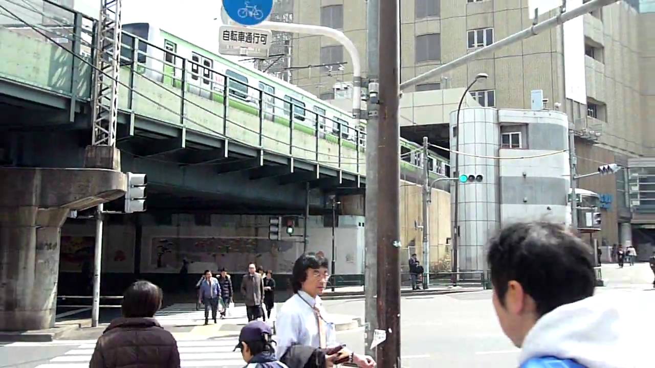 Ebisu Station crossing - YouTube