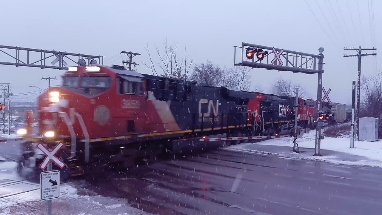 Pipe Loads! Long Stack Train CN 120 w/Inspection Car & DPU at Moncton ...