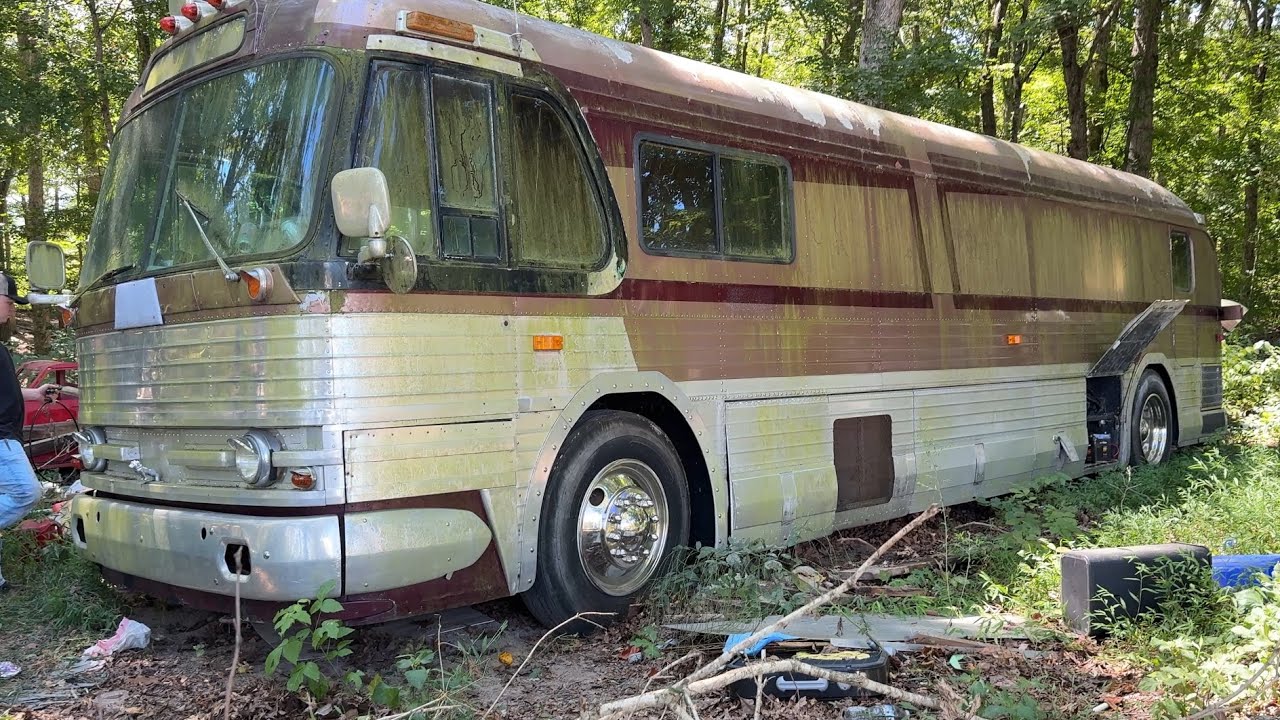 Will it drive? Getting this antique bus back on the highway. - YouTube