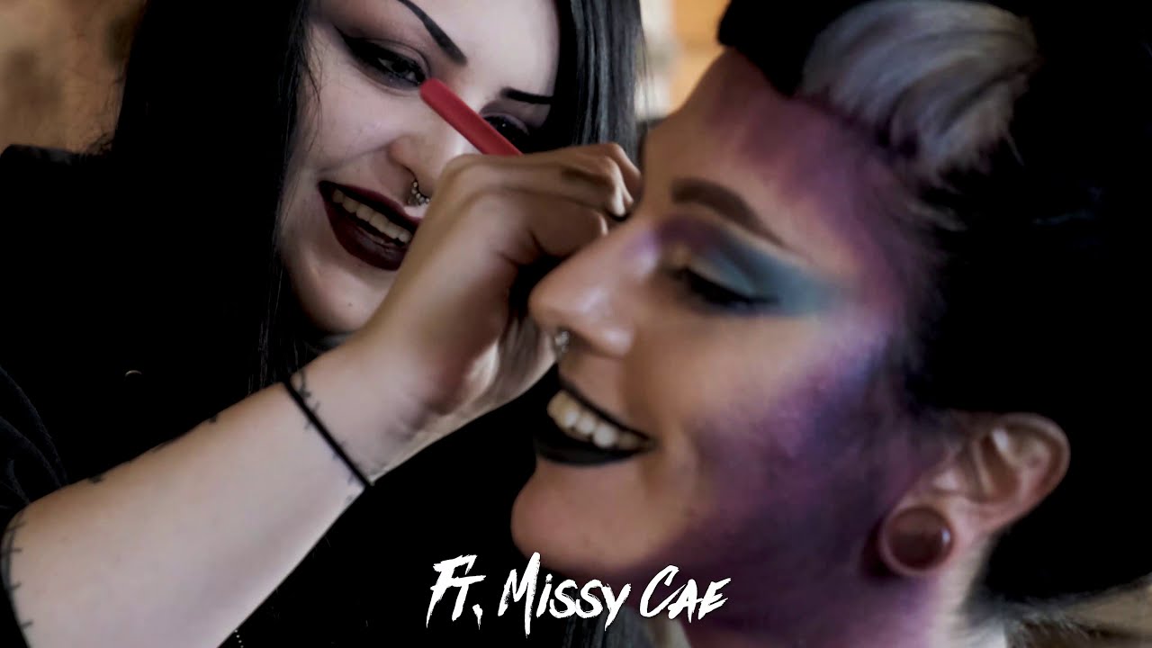 Body Painting with Missy and Cyril - YouTube