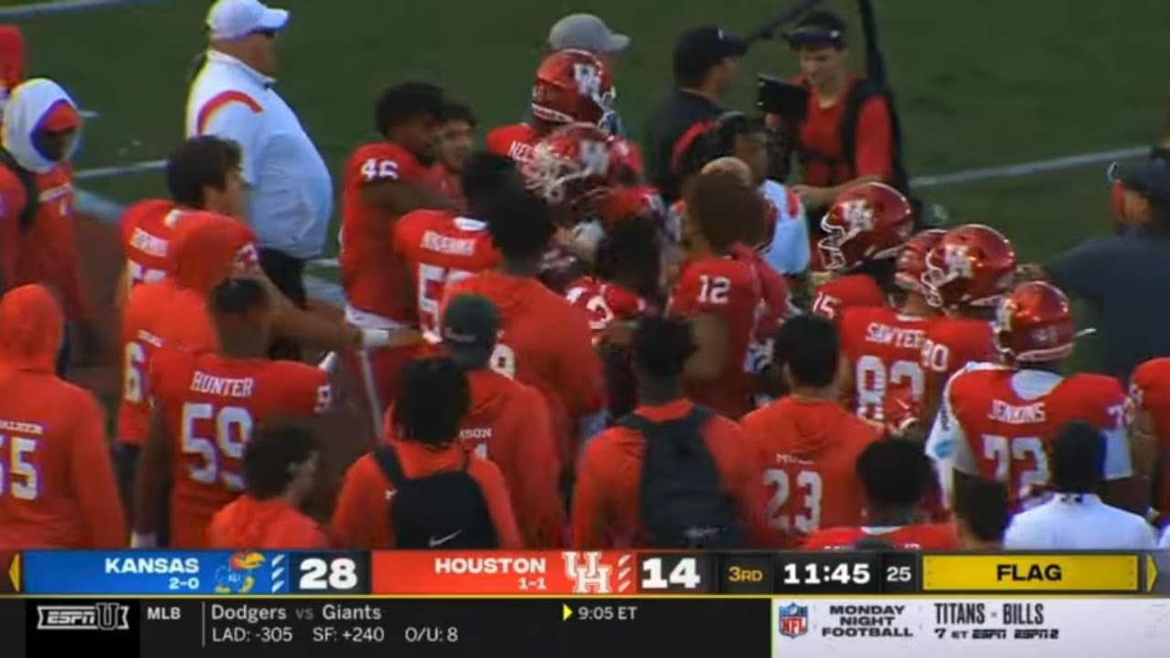 Houston player shoves teammate on sideline - YouTube