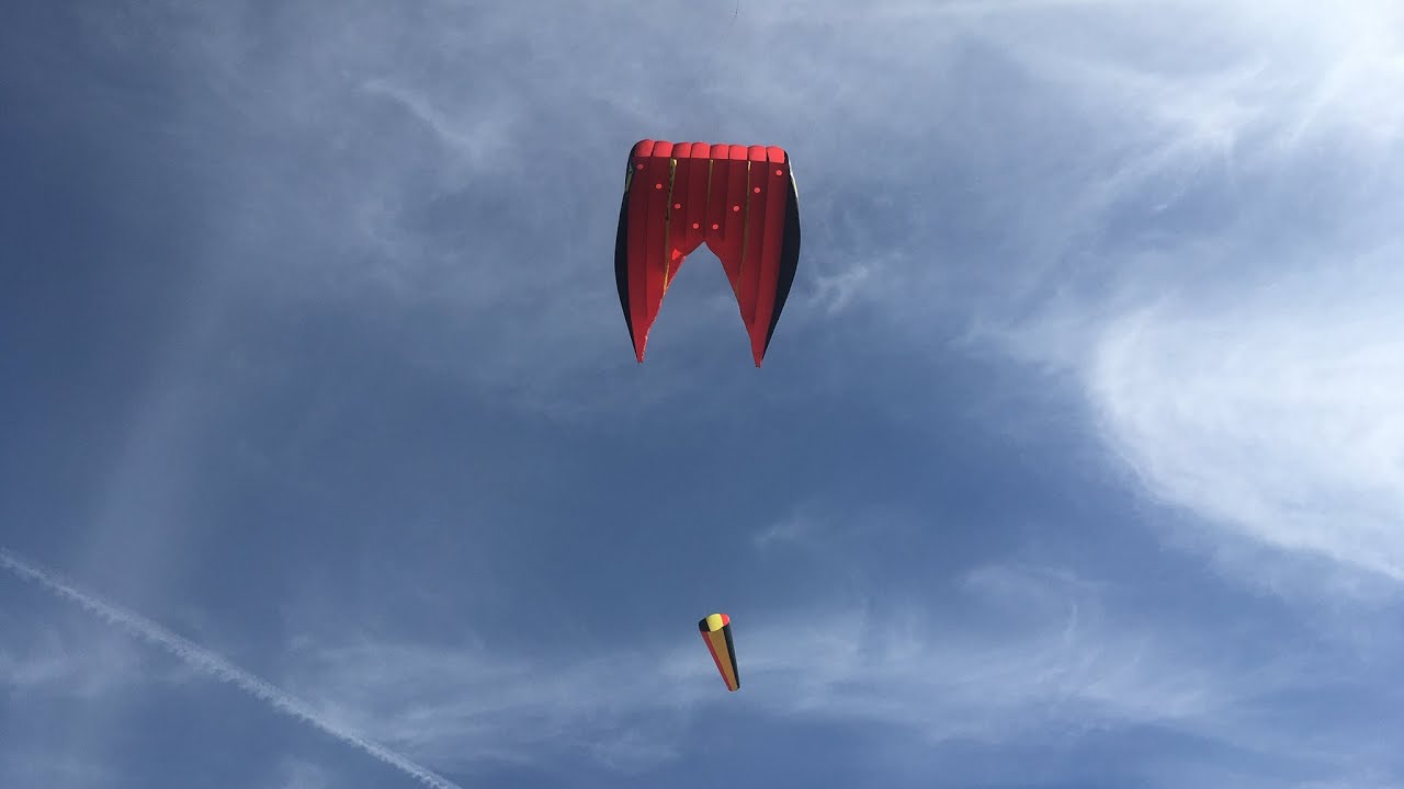 Launching a 450 flowform inflatable kite - YouTube