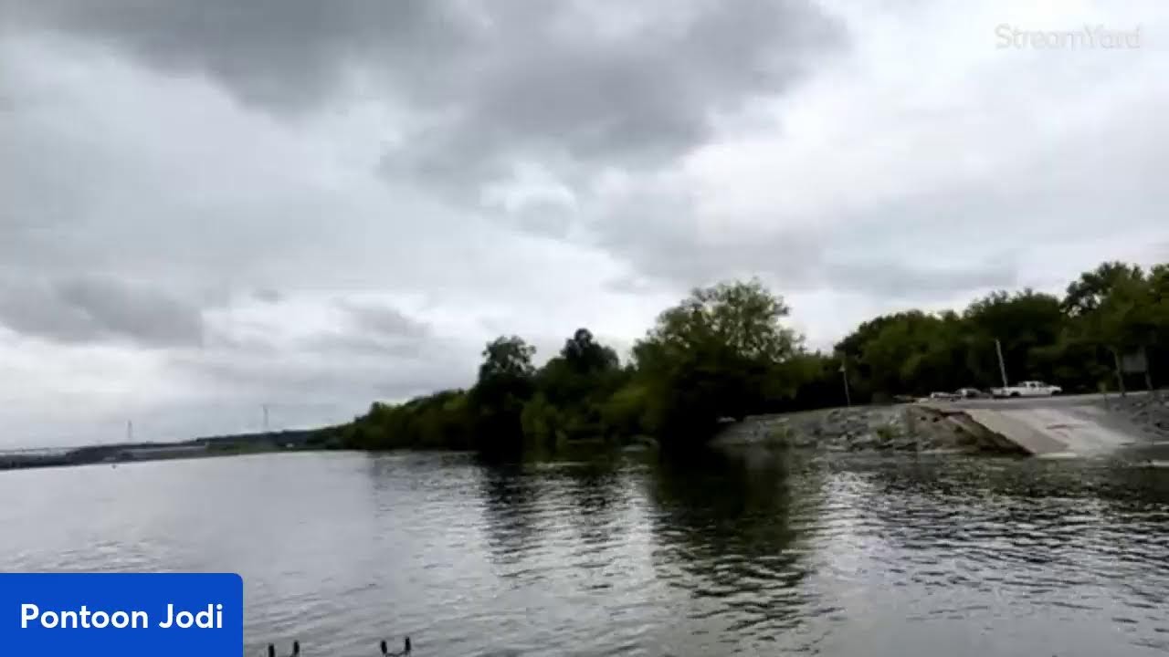 Fishing at the Watts Bar dam - YouTube