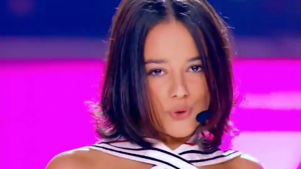 Alizee - J'en Ai Marre Live 2002 - YouTube