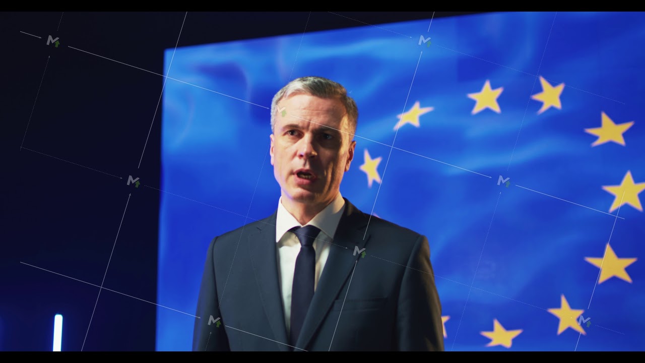 European politician speaking from stage - YouTube