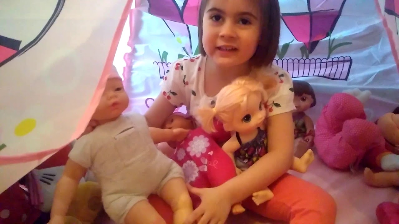 GABI MOSTRANDO SUAS BONECAS DENTRO DA CABANA I GABI SHOWING YOUR DOLLS ...
