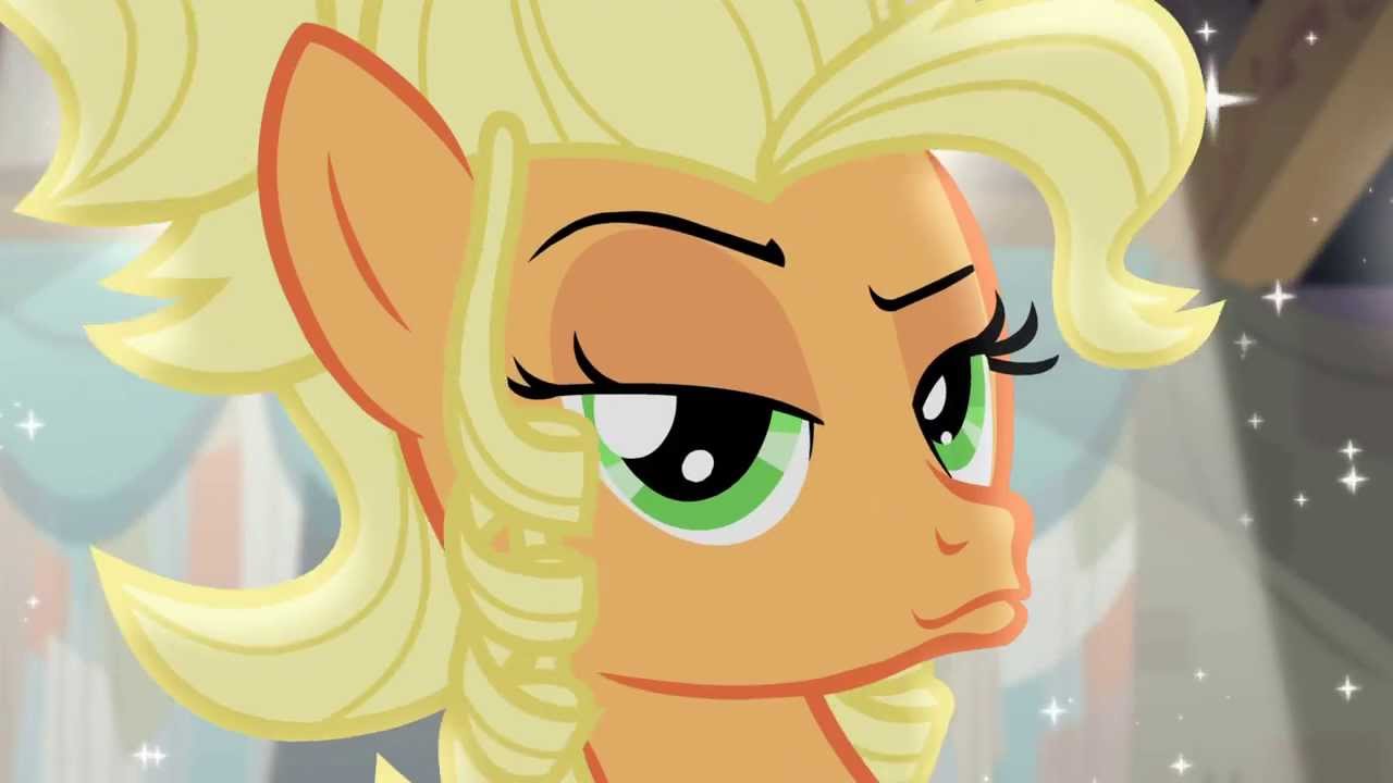 Applejewel Applejack (shaking posterior and posing) - YouTube
