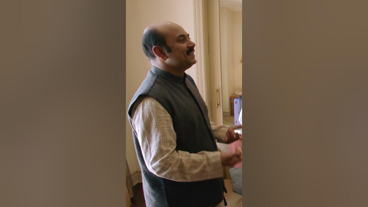 বিপদ কিন্তু ধারেকাছেই #kakababu #movieclip #svfclassics - YouTube