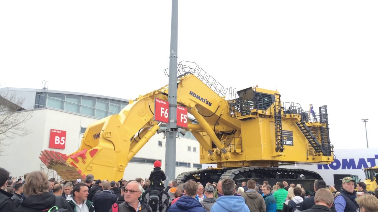 Huge Komatsu PC7000 Mining Excavator Demo At Bauma Expo 2016 - YouTube