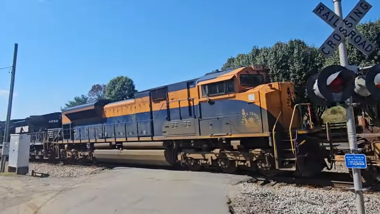 NS 1071 (Central Railroad Of New Jersey) Unit on NS 15T In Sandy Valley ...