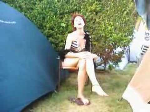 Clip musical fun et delirant au camping (années 80)!