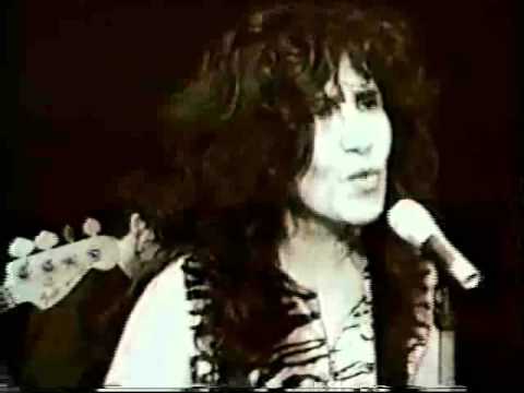 ESTHER GALIL - FALL APART (live) - YouTube