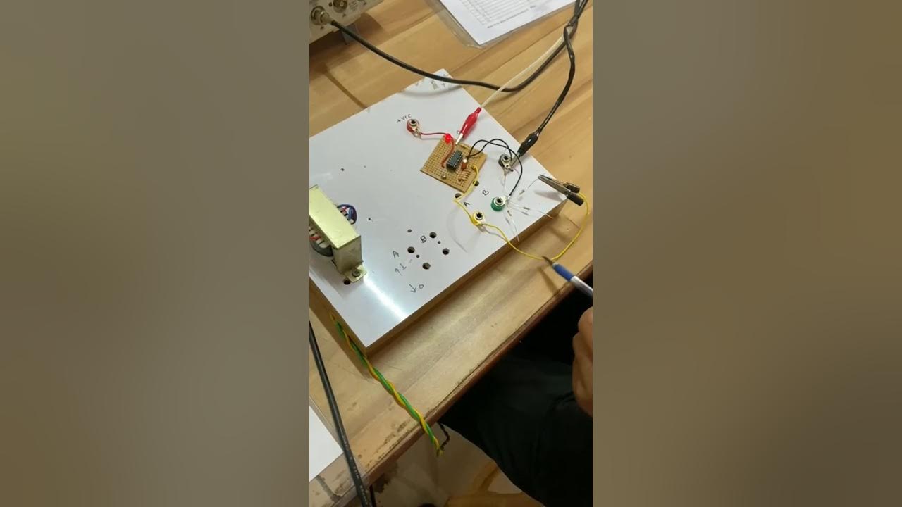 Square Wave generator using logic gate - YouTube