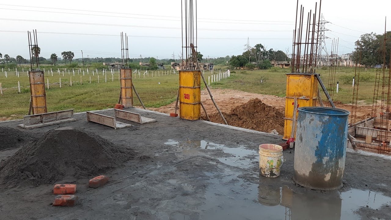 amazing in rented shop building after column concrete-using by sand ...