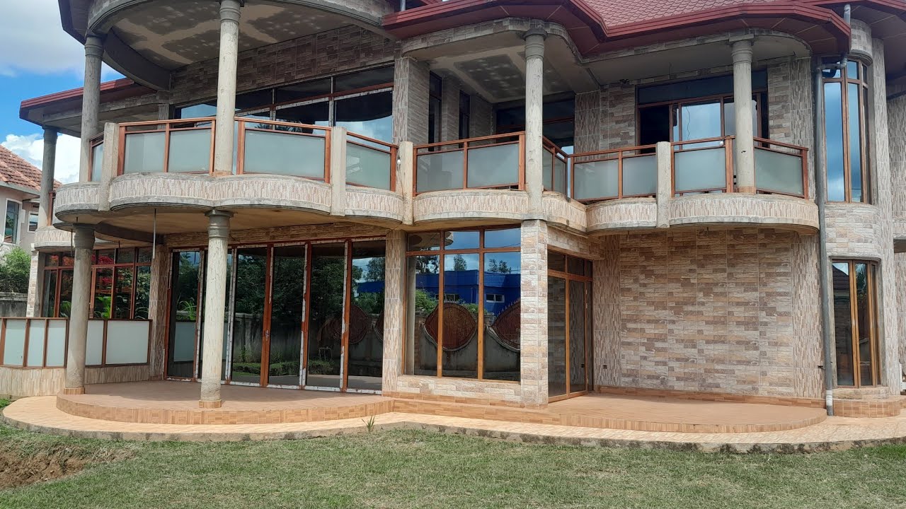 Inzu igurishwa 6bed, 5bat, garden, parking iri kigali kagugu muba bosi ...
