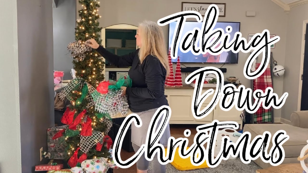 UNDECORATE CHRISTMAS | GET IT ALL DONE | TAKING DOWN CHRISTMAS ...
