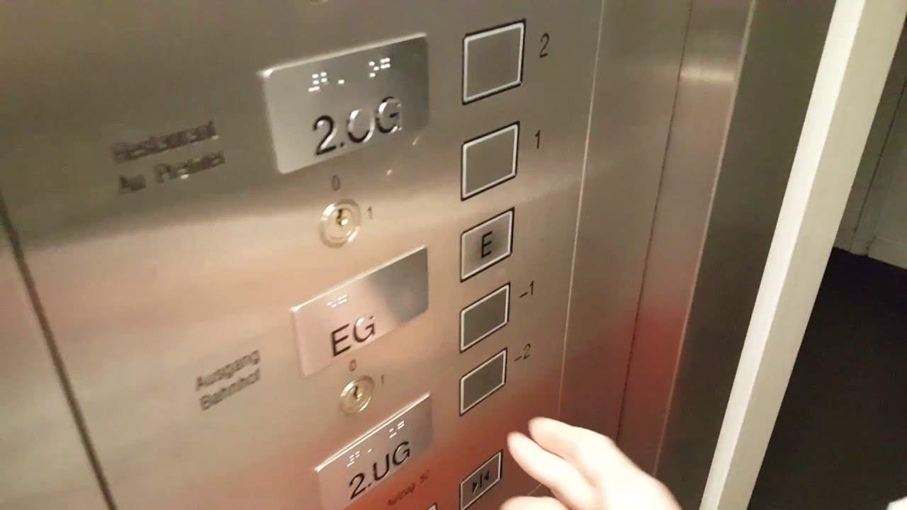 2 Aufzüge BHA Lift GmbH @Zürich HB Restaurant Au Premier, 8000 Zürich ...